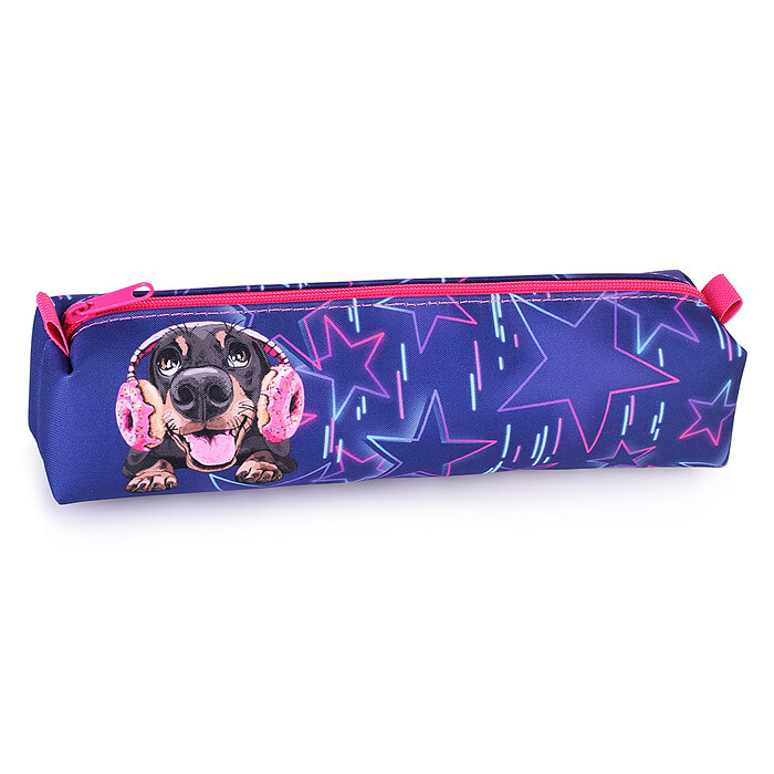 Пенал объемный Пес в наушниках. Размер: 21*4,5*4,5 см. Изготовлен из полиэстера, 600 ден. Имее