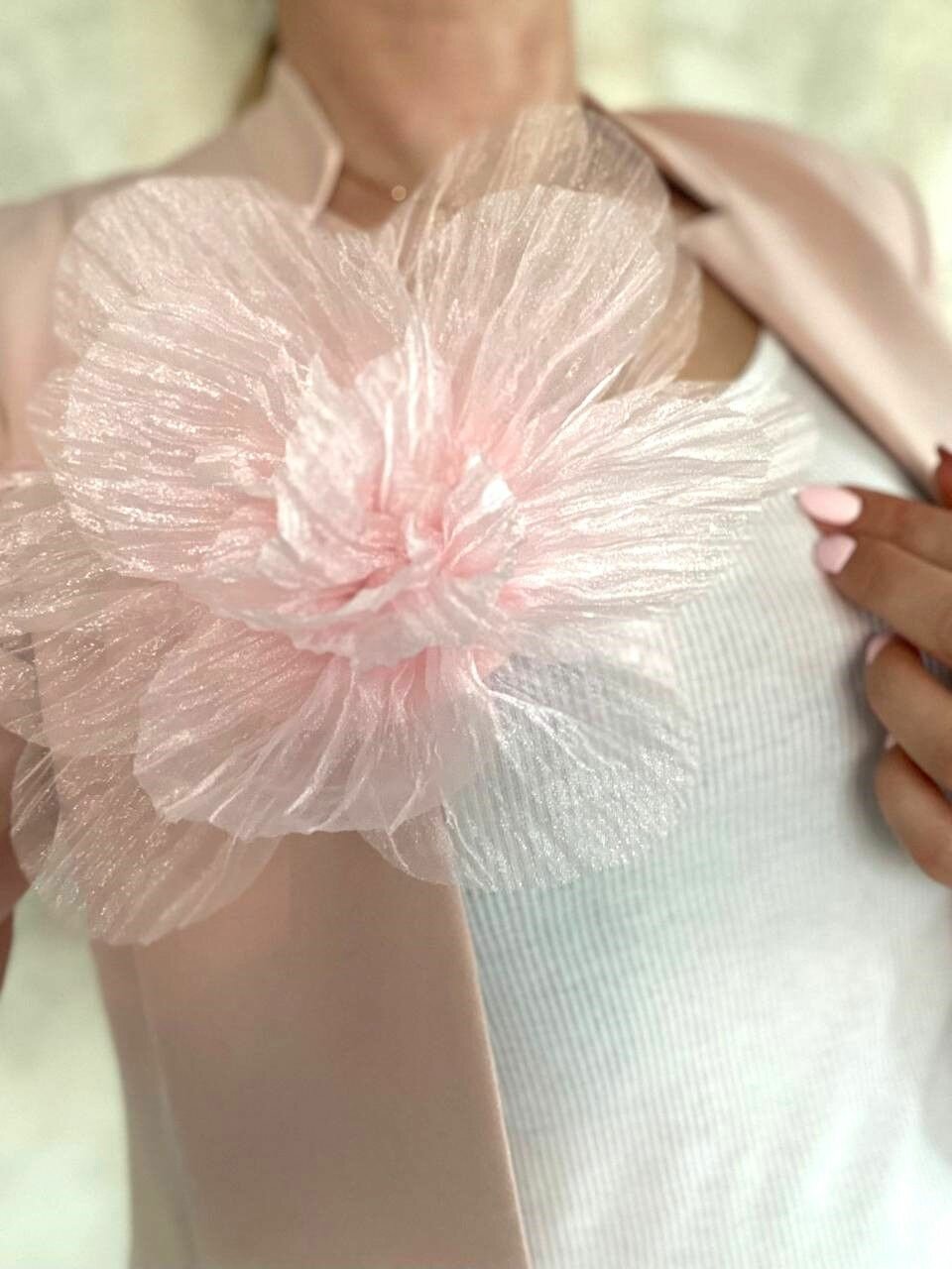 Брошь Роза цветок органза -Бант для волос Нежно-розовая