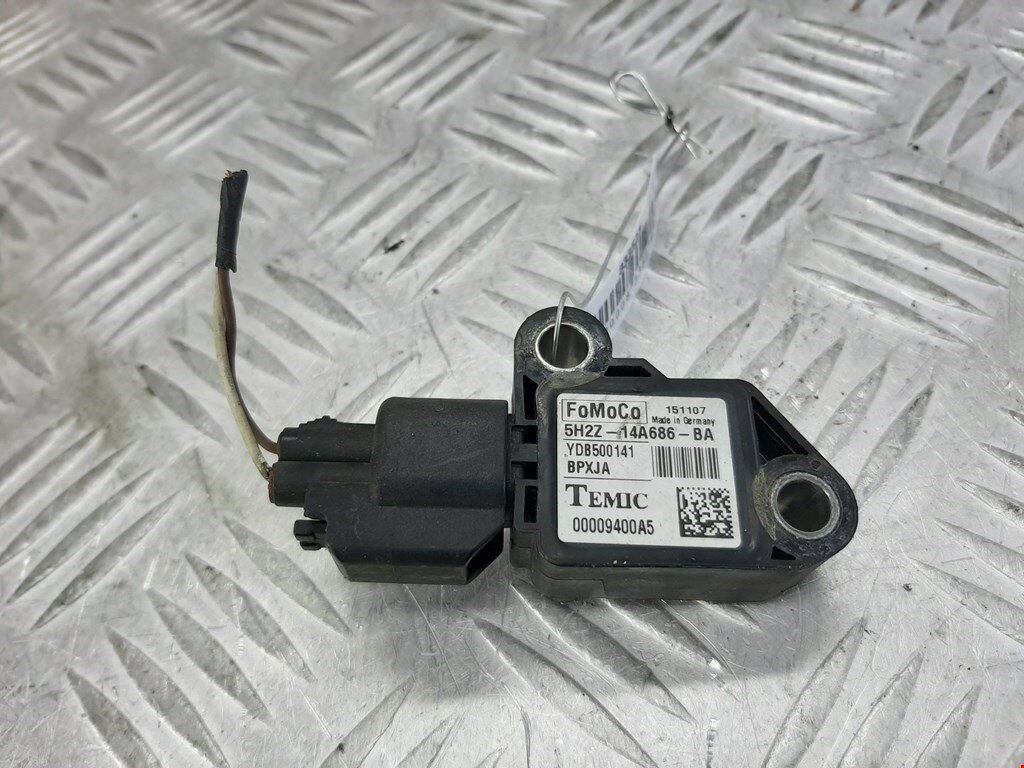 Датчик удара Land Rover Discovery 3 YWJ500380 арт. 833527