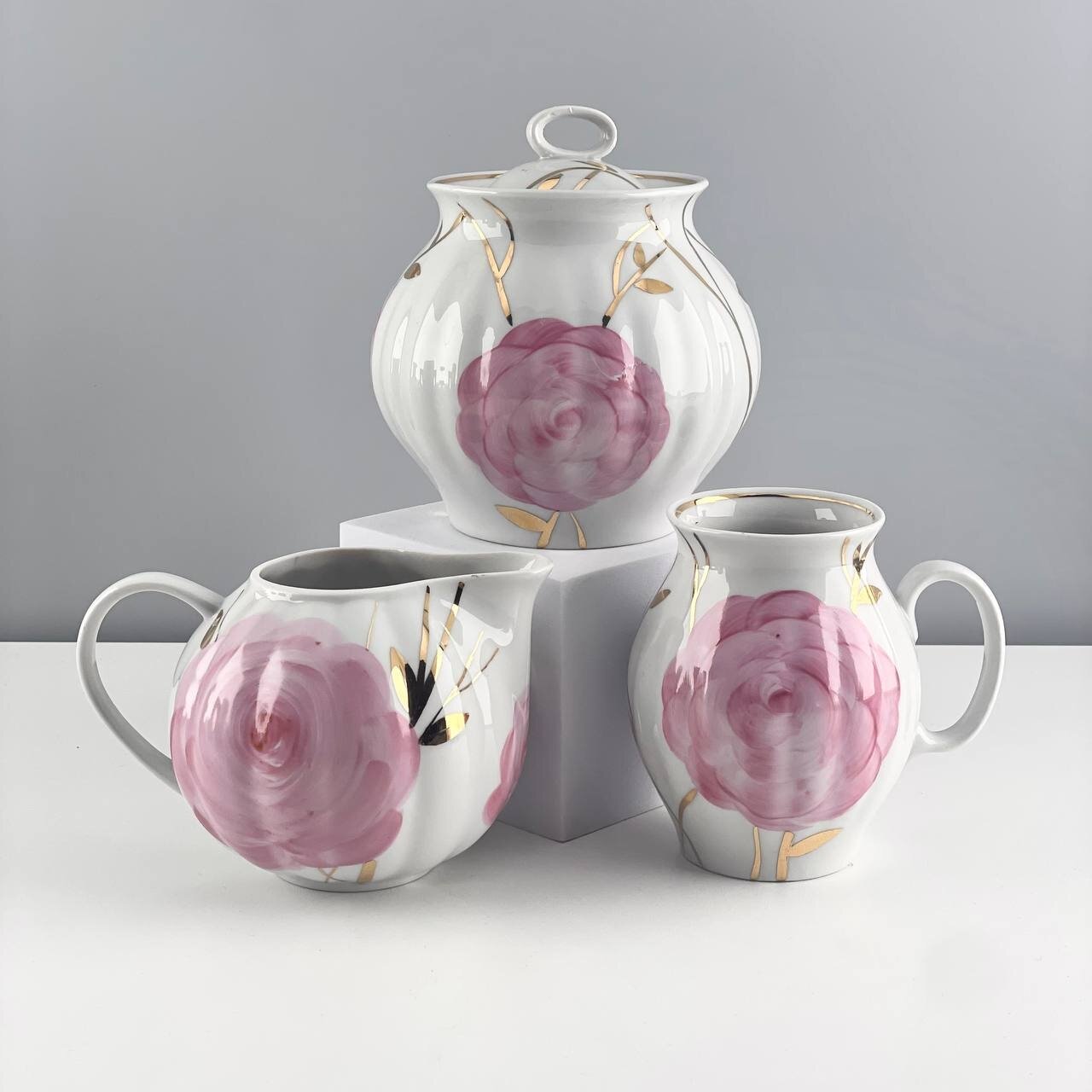 Винтажный набор (сахарница, сливочник, молочник) "Весенний". Фарфор Дулево. СССР, 1970-е.