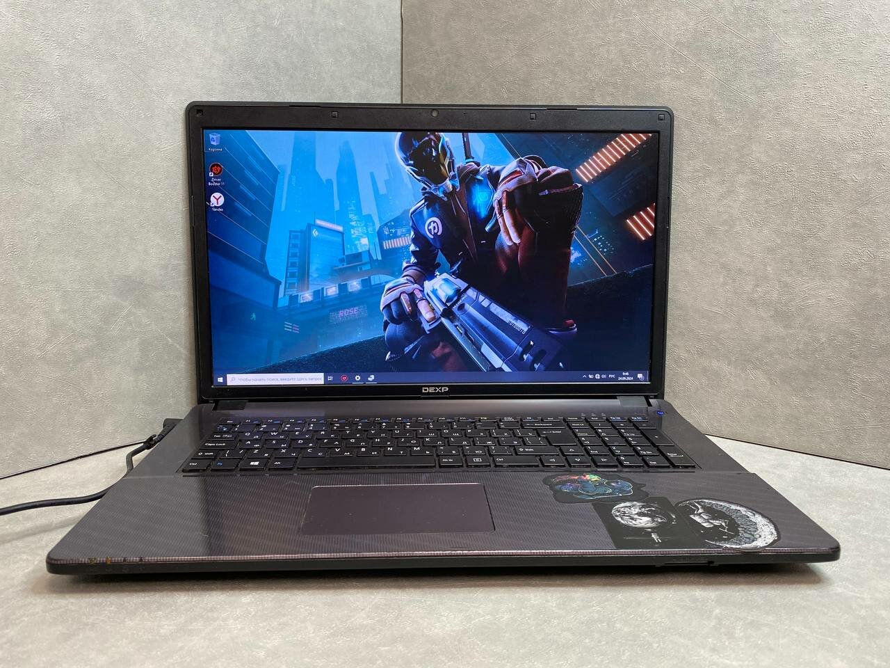 Ноутбук Dexp Core i5, 6 Гб RAM, SSD 240 Гб