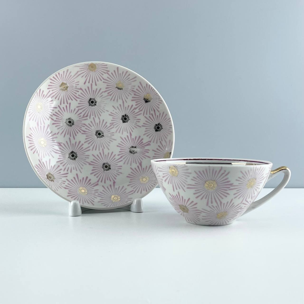 Винтажная чайная пара "Хризантемы". Советский минимализм. Фарфор Рига. Лсср, 1960-е.