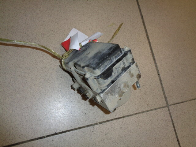 Блок ABS от Nissan Note E11 2005-2013