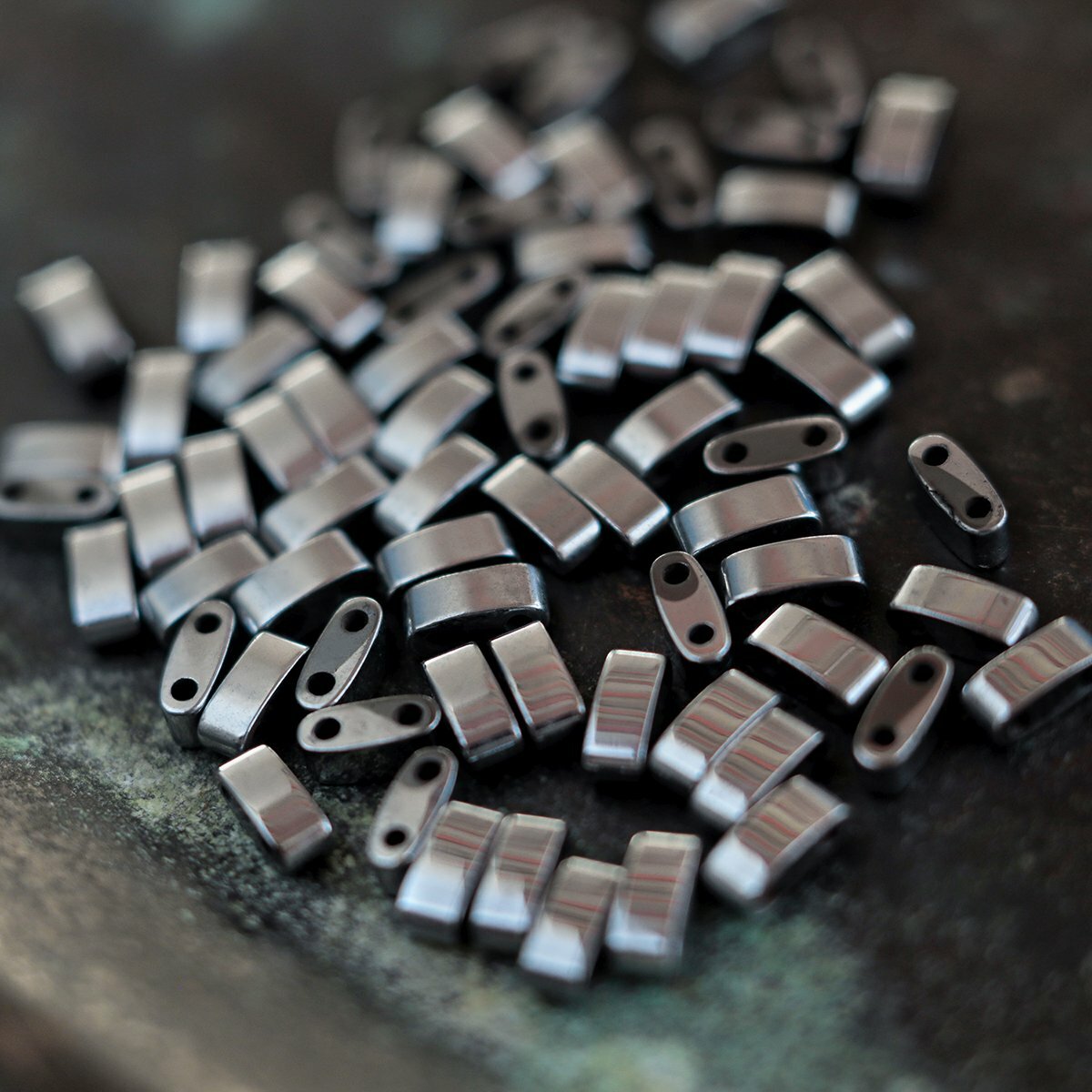 Гематит немагнитный Бусины натуральные 100 шт, плашка, цвет серебро, размер 5x2x2 мм