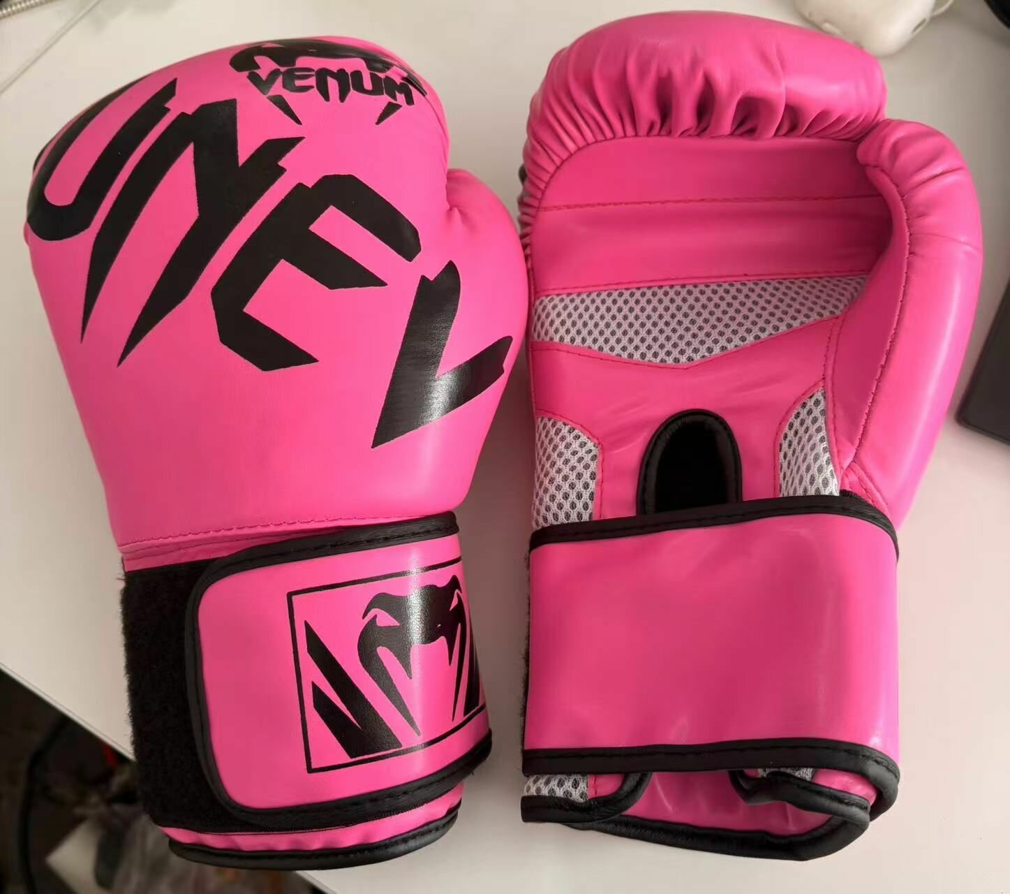 Боксерские перчатки 12 унций взрослые Venum(10,10, светло-розовый,3)