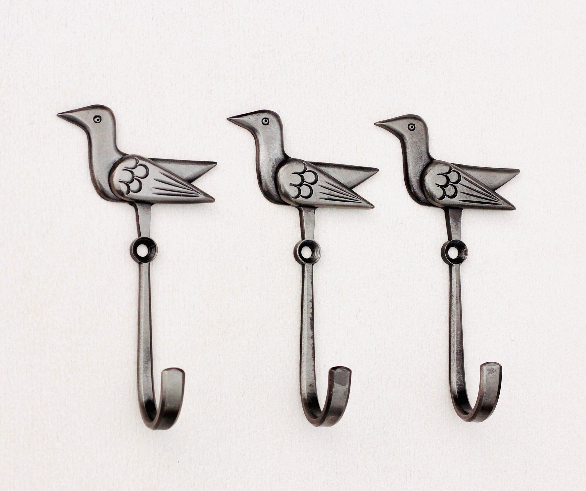 Набор крючков кованых настенных "Птицы" от мастерской Panmom forge 3 шт.