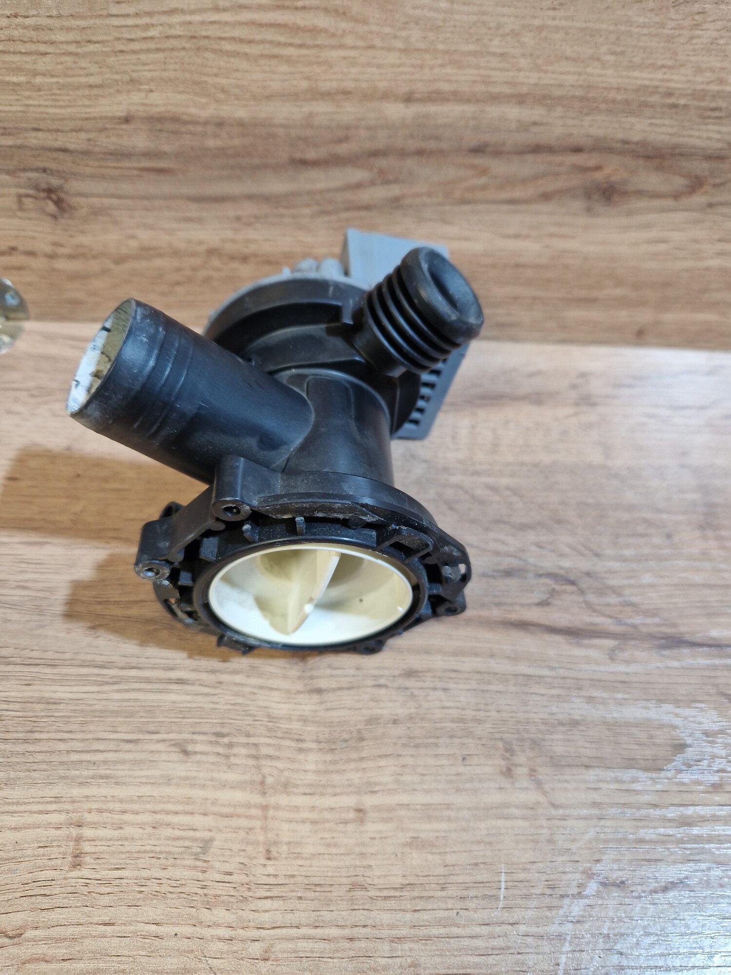 Насос с улиткой в сборе для стиральной машины Indesit W105X, б/у