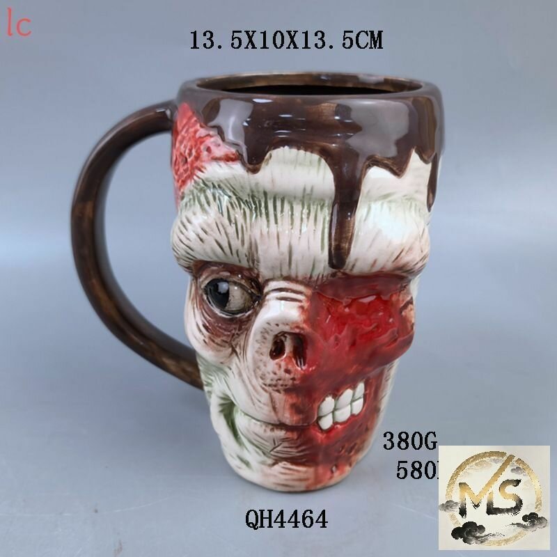 Чаша для воды в виде черепа