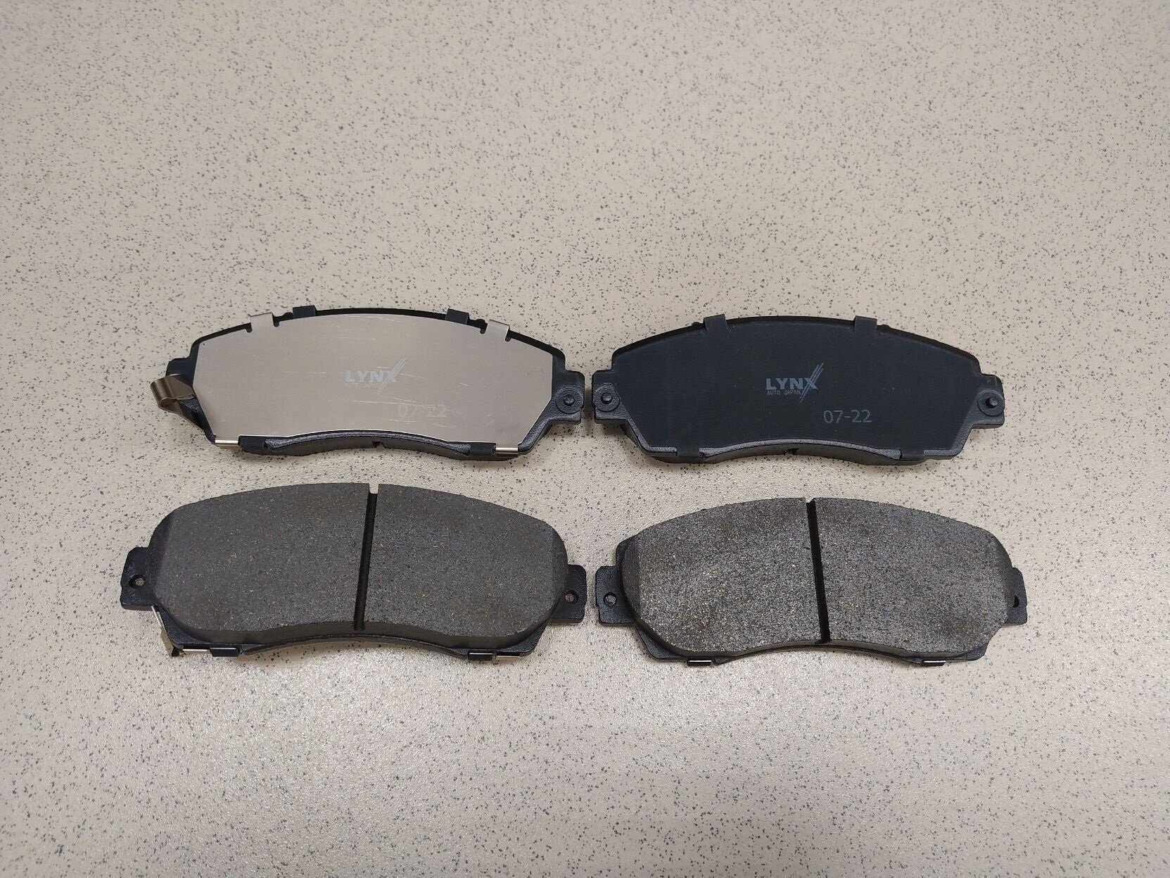 Колодки передние LYNXAUTO Dongfeng AX7 [2.0 16V 6AT внедорожник]