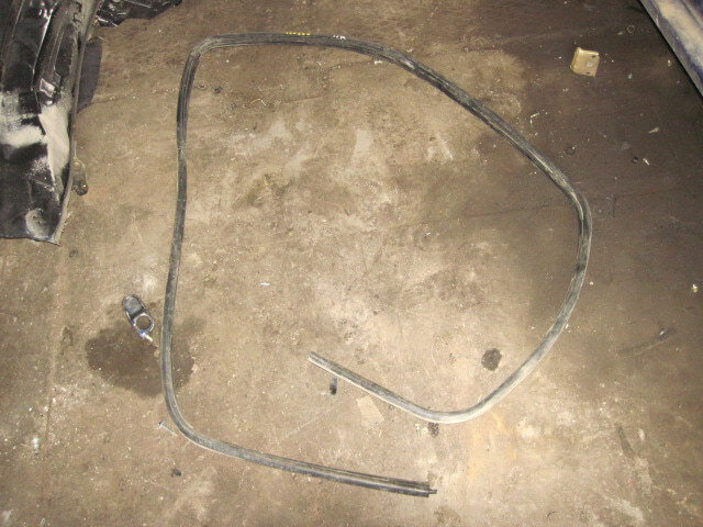 Б/У Уплотнитель проема двери, Chery (Черри)-AMULET (05-) Chery AMULET (04-12) с разбора,передней правой целый 126226 CHER...