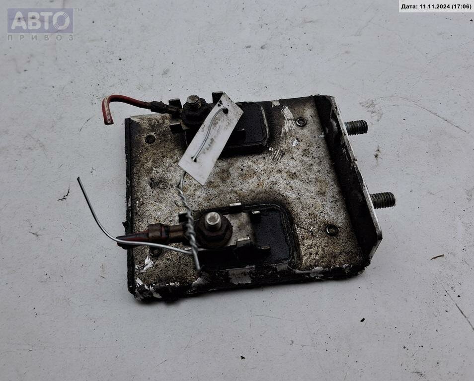 Блок управления вентилятором радиатора Audi A4 B5 (1994-2001)