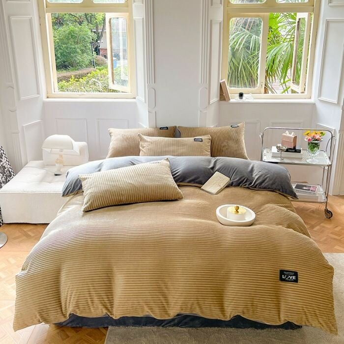 Комплект кровати из четырех предметов 2-х спальное 200х230 см, зимнее