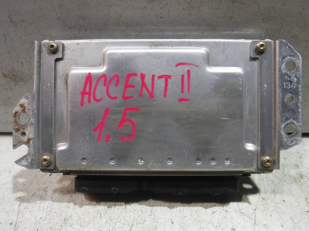 Блок управления двигателем Hyundai Accent II 3911022562