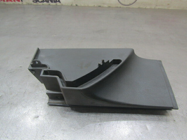 Накладка верхней консоли справа MAN TGA, TGS, TGL, TGM, есть повреждение