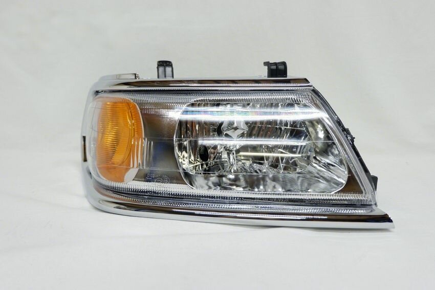 Фара правая Mitsubishi Pajero Sport 1 8301A316BA, Митсубиши Паджеро Спорт, год с 1999 по 2008