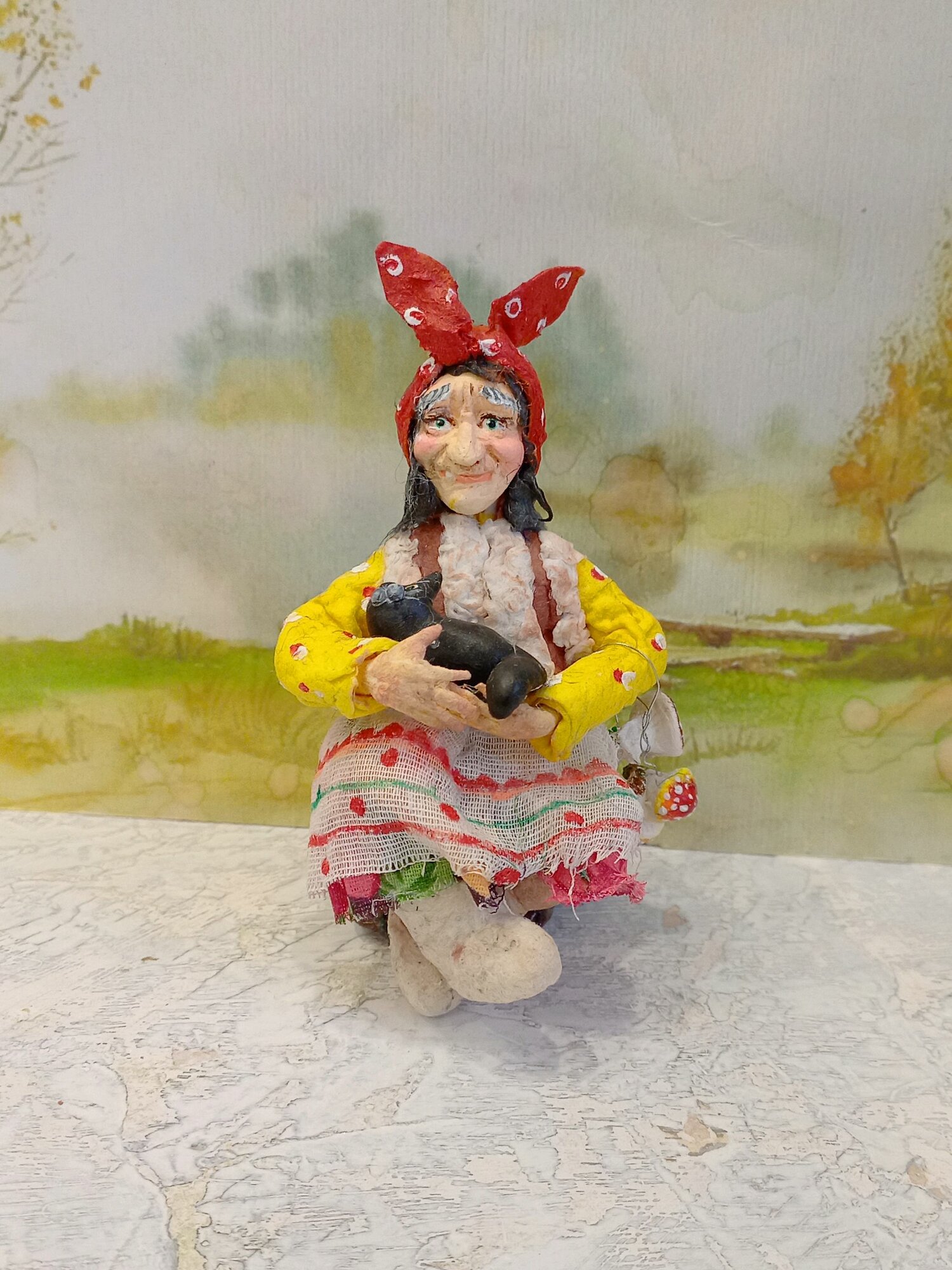 Ватная ёлочная игрушка "Бабуся Ягуся"