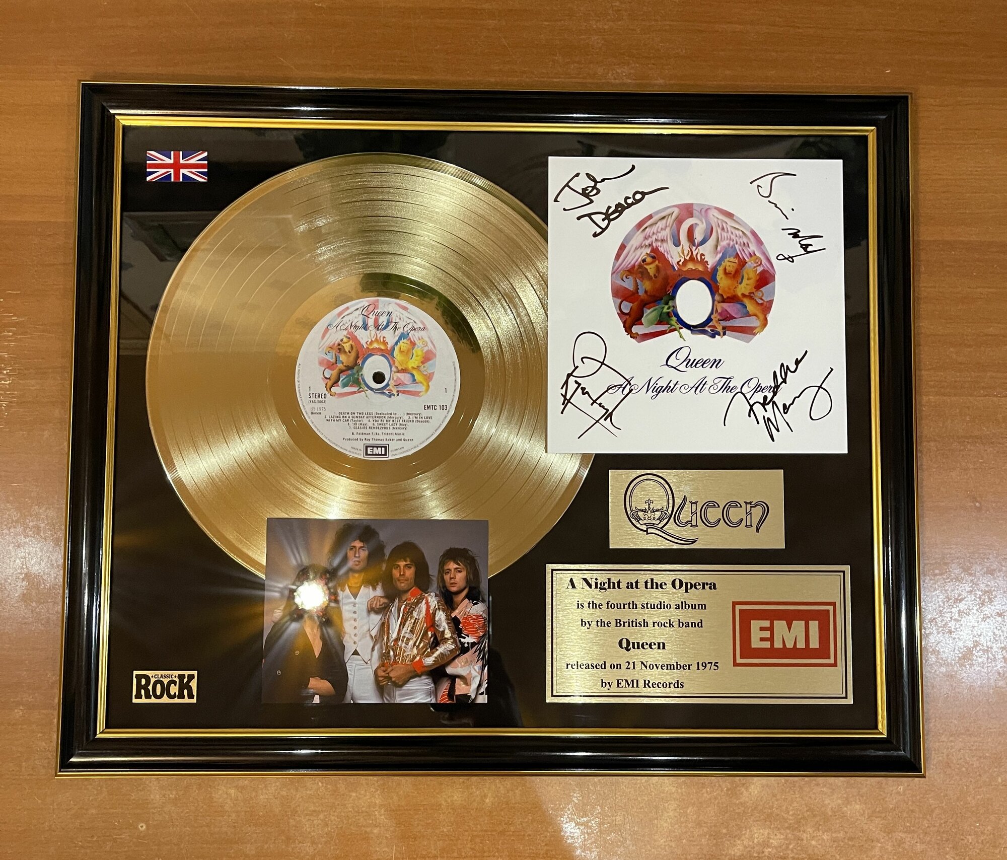 Queen a night at the opera картина 45х55см с золотым винилом в раме