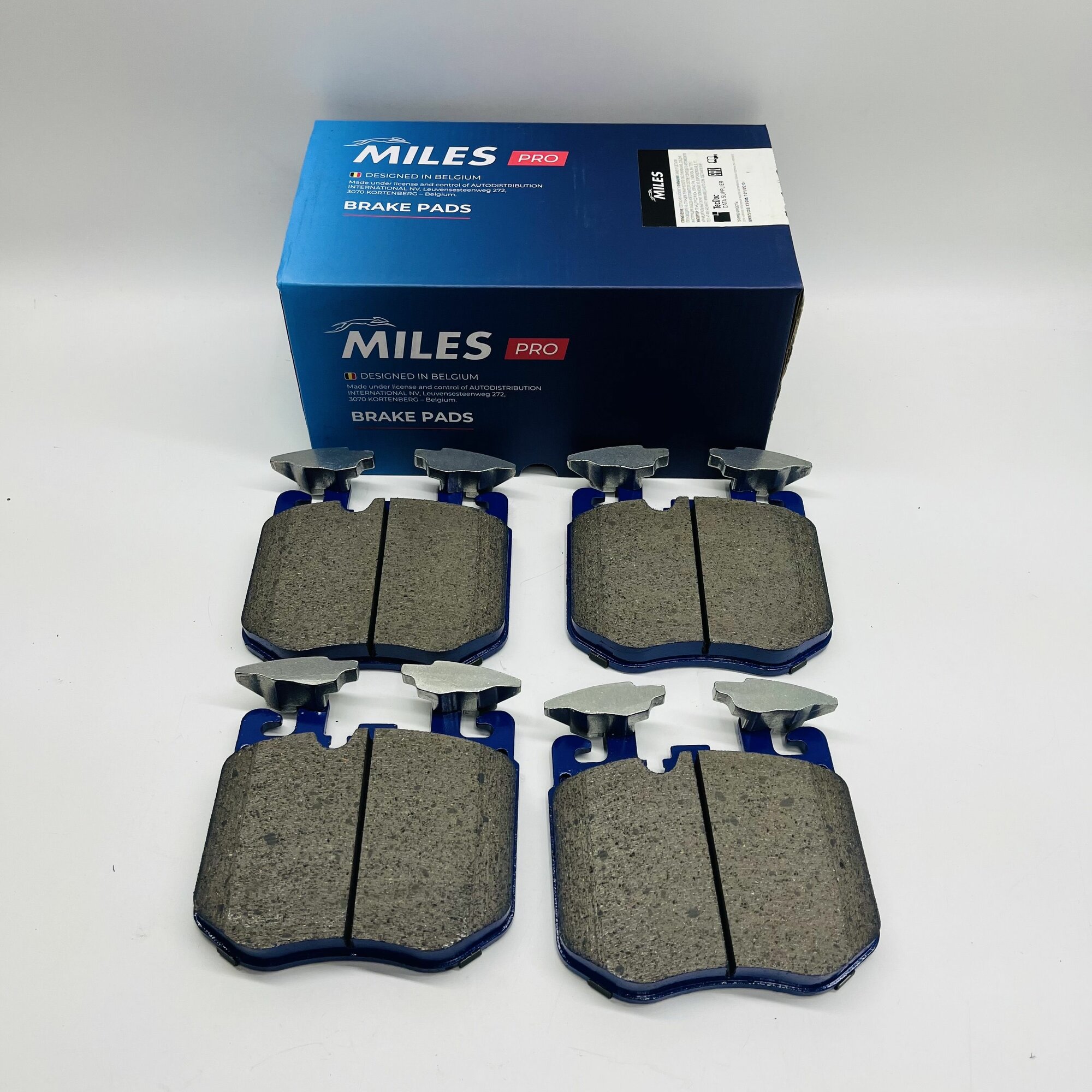 Дисковые тормозные колодки MILES e500891, передние, керамические, для BMW тормозная система 374мм и 395мм М — фото 1