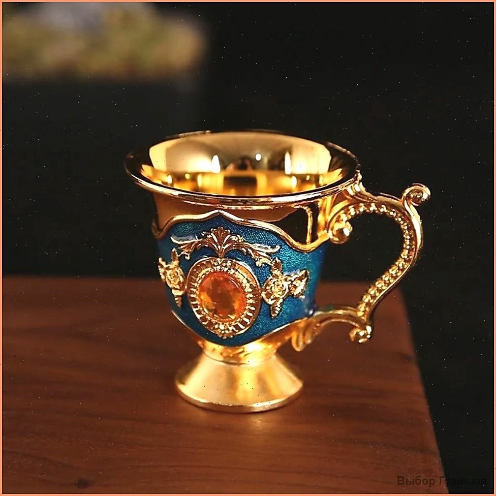 Стопка "В списках. Все, что я люблю!", металл, золотистая, для шнапса, 5,4 х 5 см，1 шт.