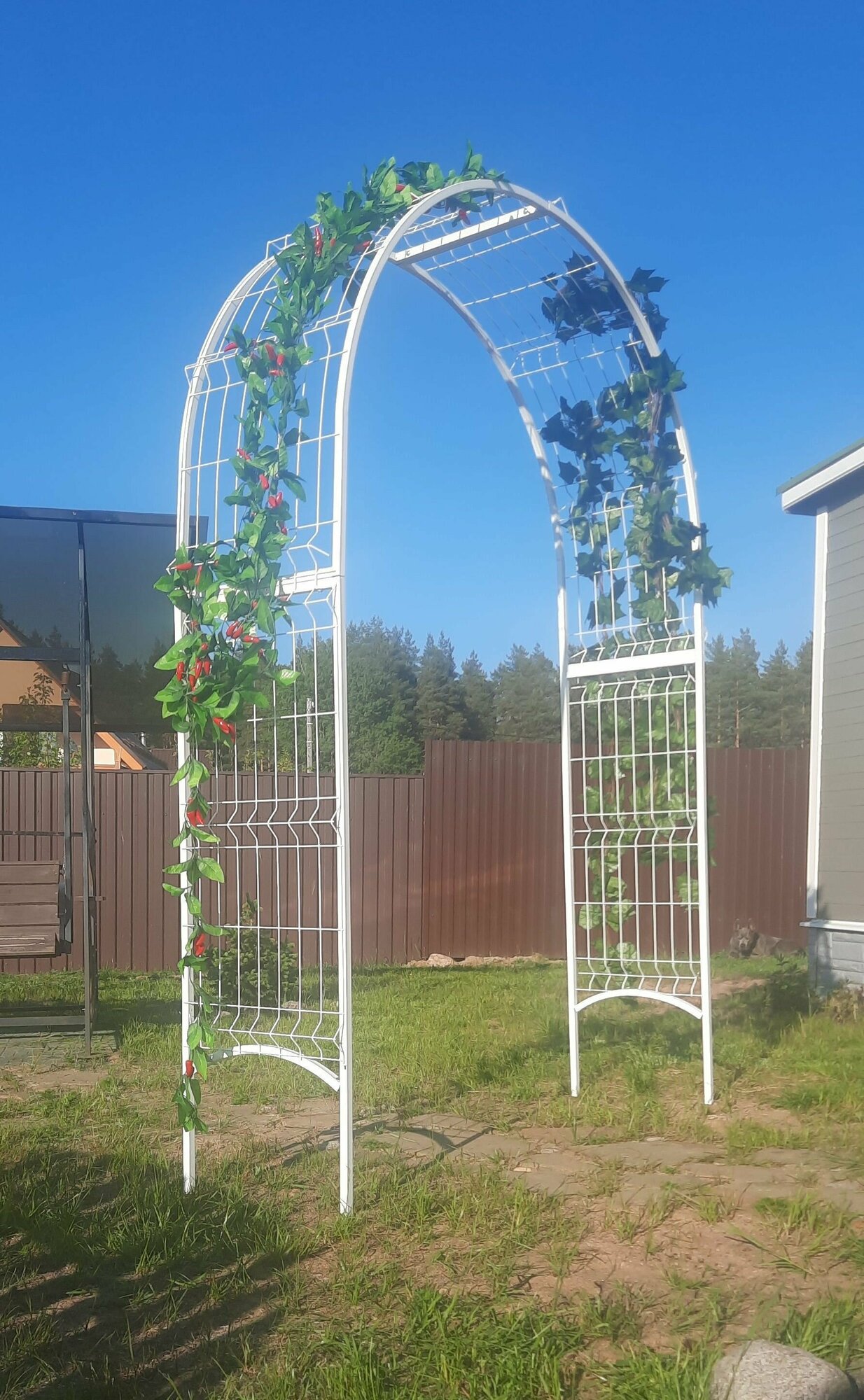 Арка садовая для вьющихся растений, универсальная - разборная, оцинкованная Белая 3Д. 230 х 215 х 50 см.