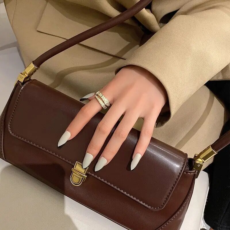 Кольцо обручальное, стекло