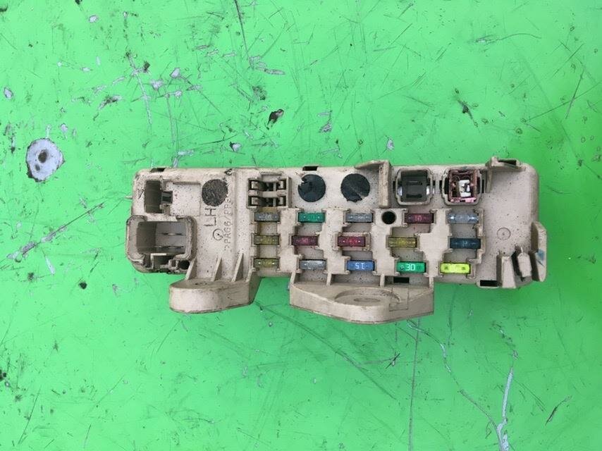 Блок предохранителей Mazda 323 BJ Protege Familia 1998-2002