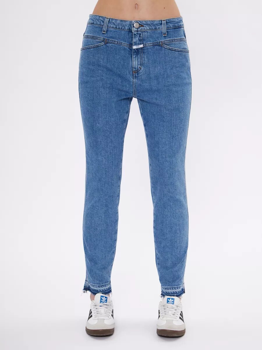 Джинсы зауженные 