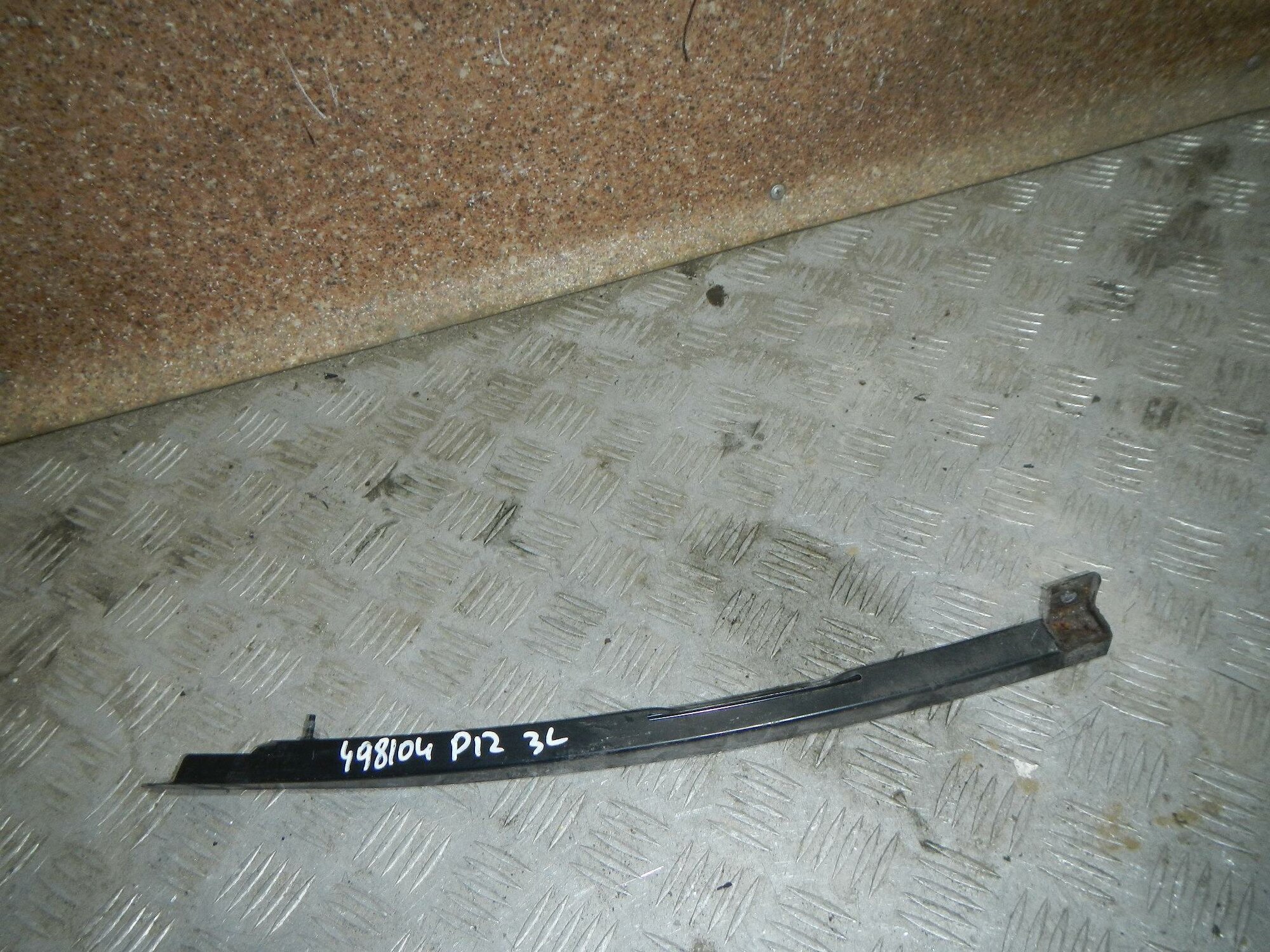 Б/У Направляющая стекла двери, Nissan (Ниссан)-PRIMERA P12E (02-) NISSAN PRIMERA P12E (02-) универсал Без видимых поврежд...