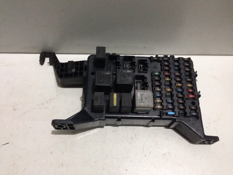 Б/У Блок предохранителей в салоне Ford Mondeo 3 01- б/у , Форд Мондео 3 Блок предохранителей салонный Ford Mondeo 3 2045 ...