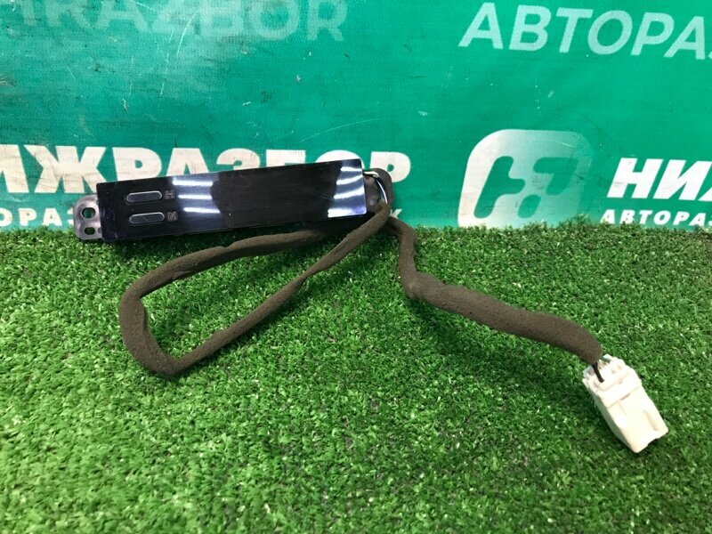 Часы Nissan Maxima A33 2000 (б/у) 258203Y500