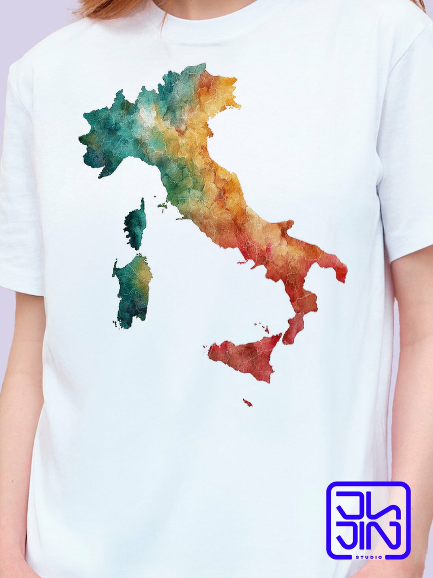 Футболка классическая женская с авторским принтом Выразительная абстрактная карта Италии в разноцветных, многоцветных тонах, белый хлопковый трикотаж с прикольным рисунком на груди