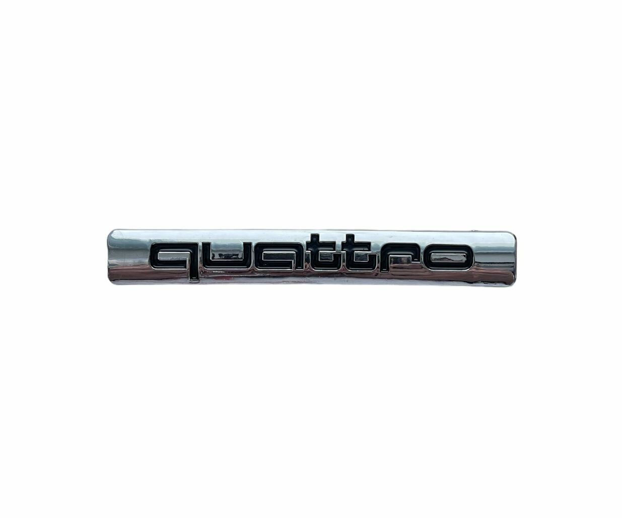 Шильдик надпись Quattro / Кватро пластик 9.5x1.3 см