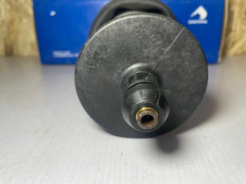 Пневмоподушка кабины Renault Magnum 2023