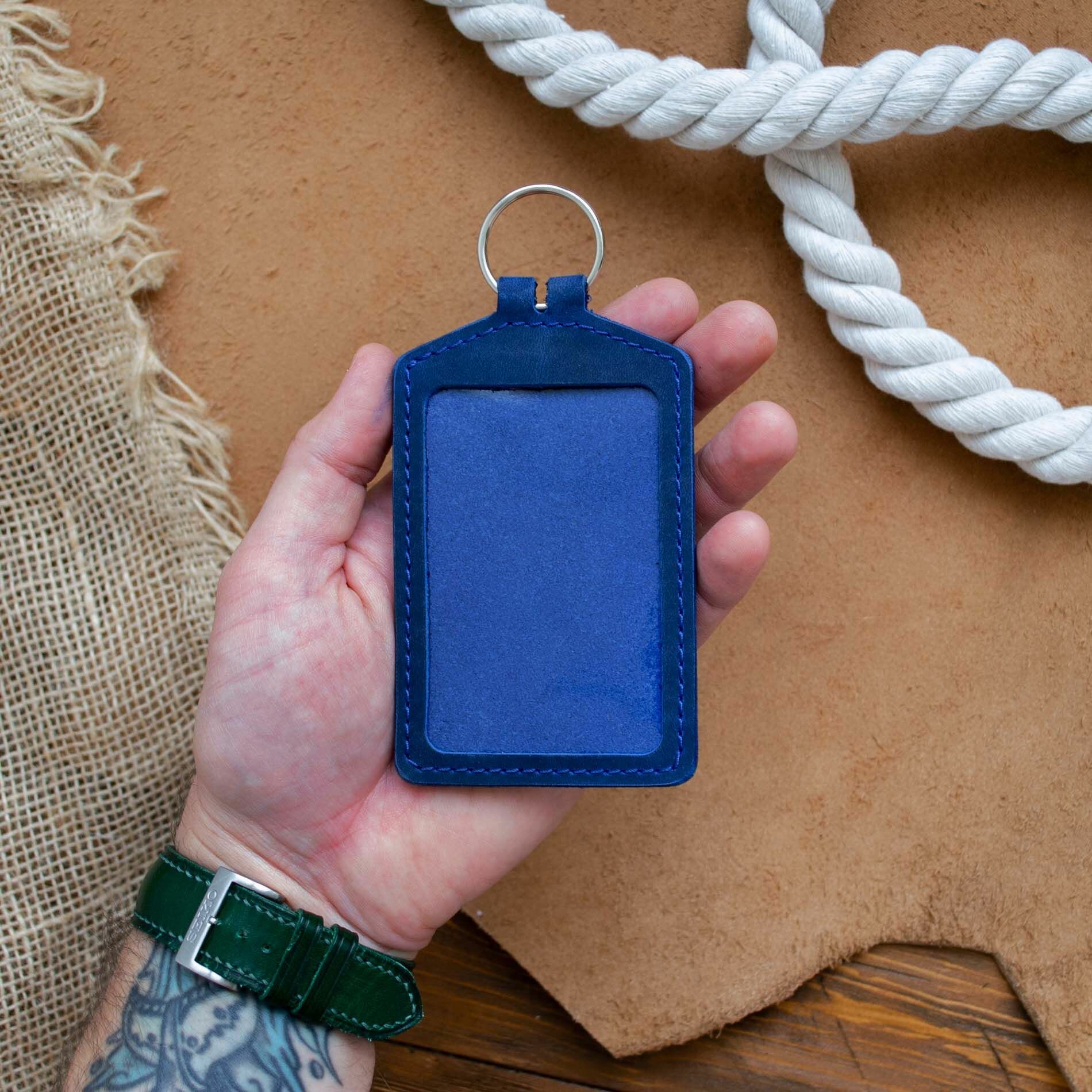 Чехол для бейджа кожаный. Ручной работы. Чехол для пропуска с окошком