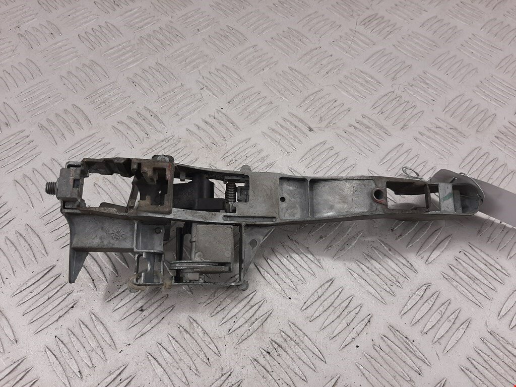 Кронштейн (держатель) ручки двери Citroen C4 Picasso 1 910959 арт. 756252