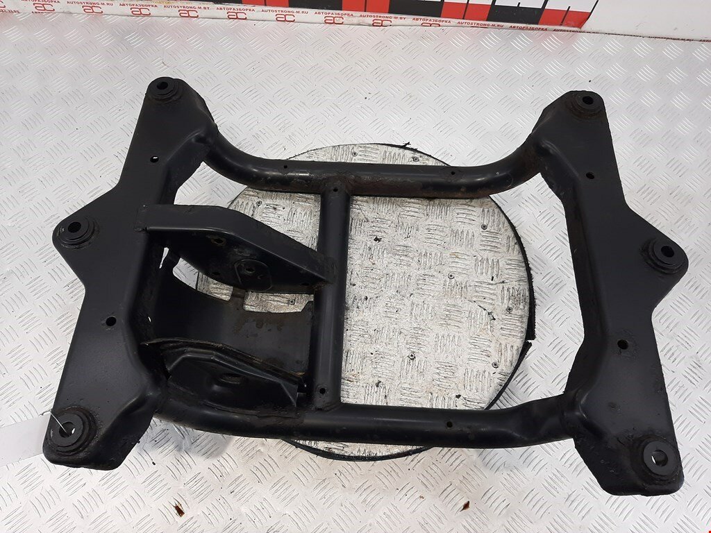 Кронштейн (крепление лапа траверса) кпп Land Rover Range Rover 3 KQC000051 арт. 868868