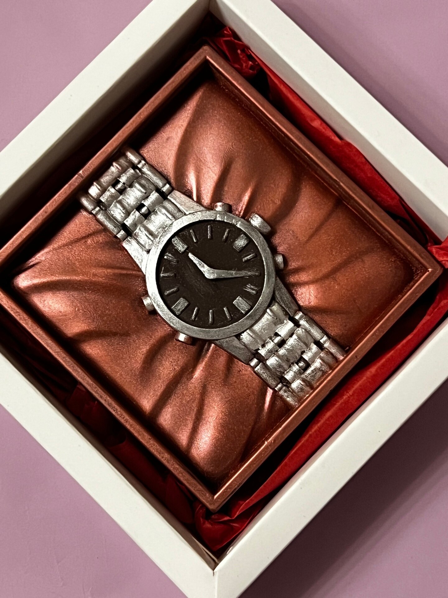 Шоколадная фигура "Часы в коробке", темный шоколад, ручная работа