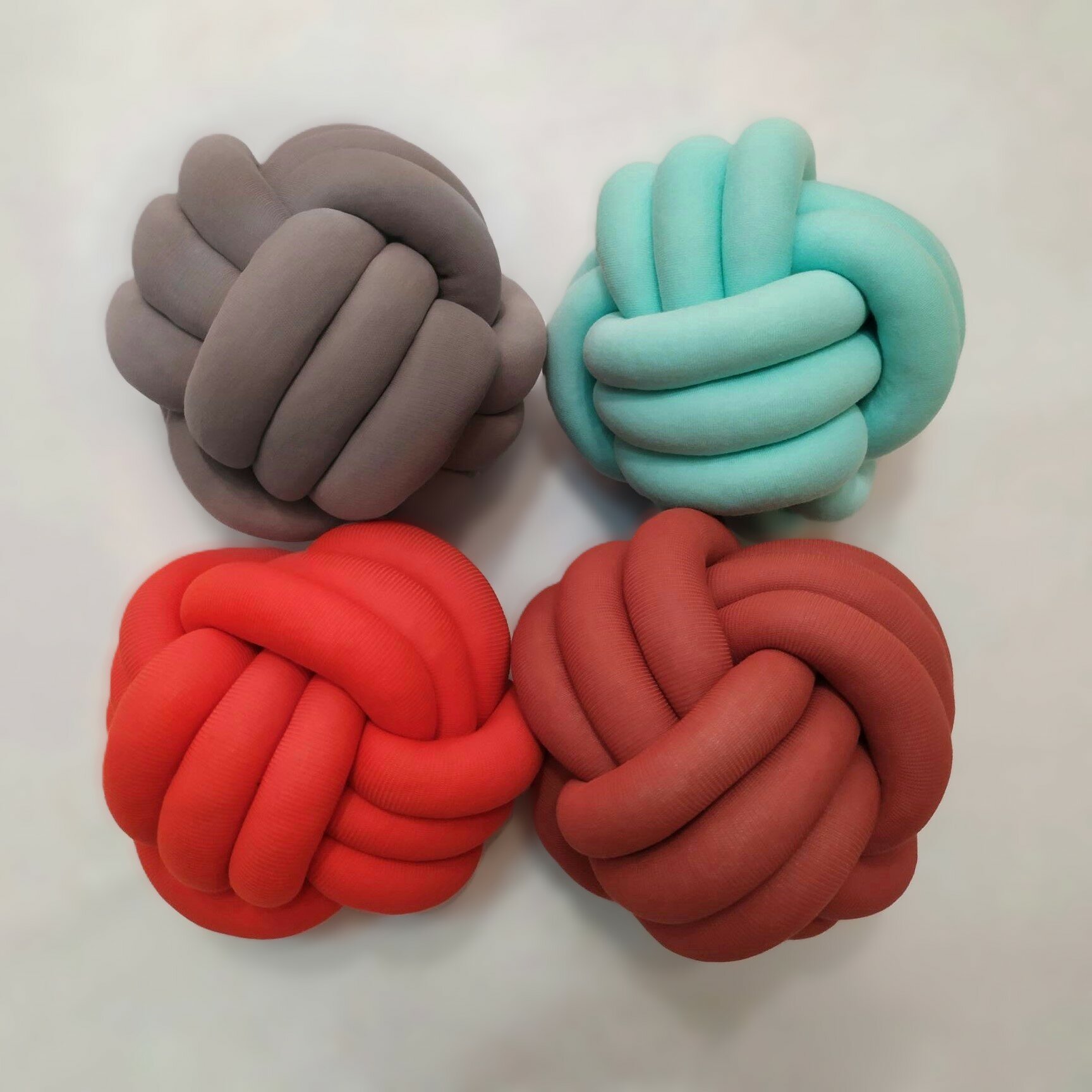 Подушка декоративная 30х30 мятного цвета. Подушка на диван, круглая, шар, узел (0116)