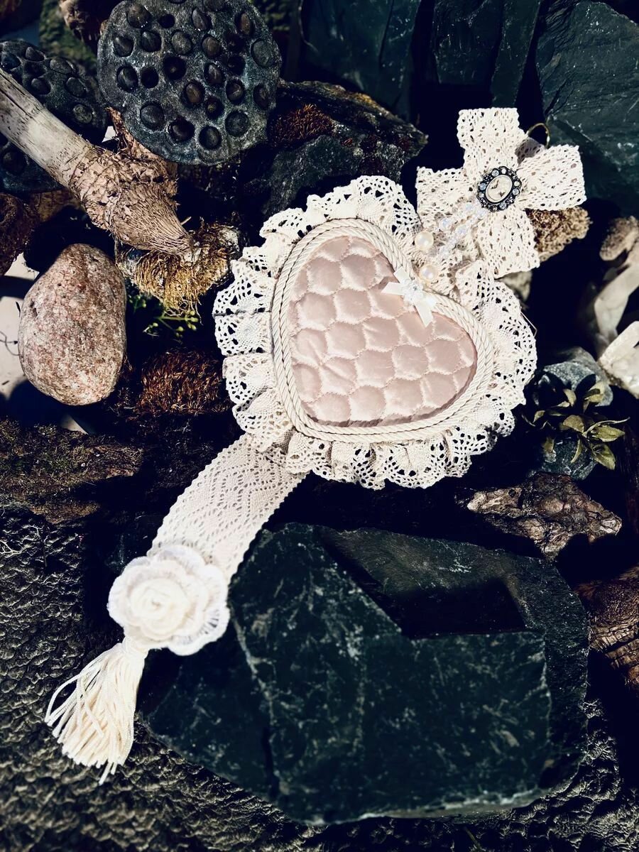 Фоторамка Ajourele "Прованс", подвесная, с настенным креплением, в форме сердца, бежевая