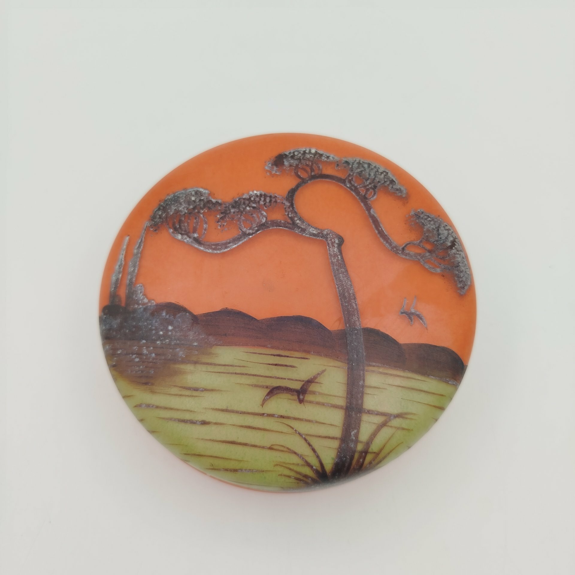 Шкатулка (бонбоньерка) круглой формы в стиле ар-деко