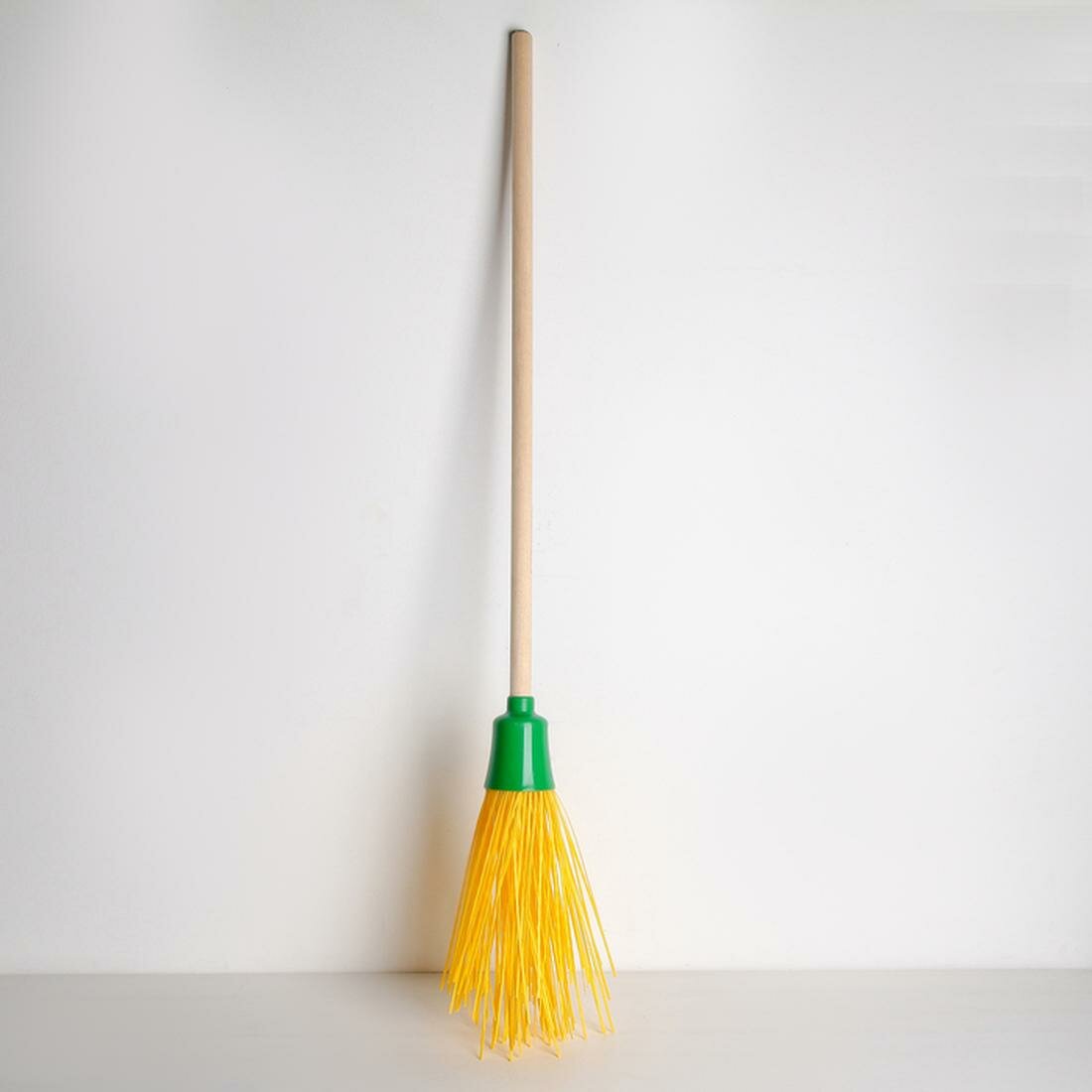 Метла полипропиленовая «Малыш», с черенком, малая, 95 см, цвет микс