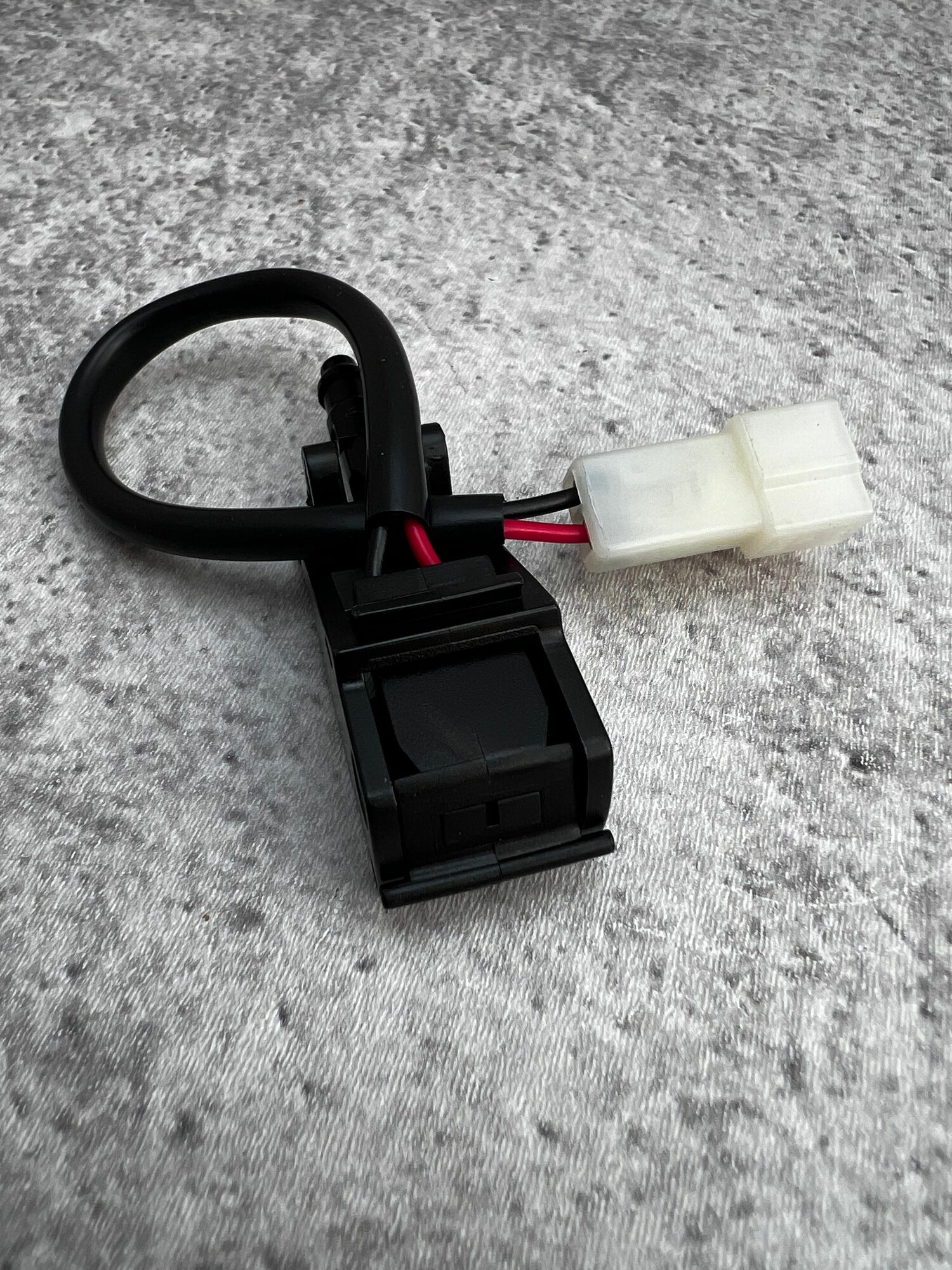 Форсунка омывателя 6E0955986B с электро подогревом для Фольксваген Шкода Ауди 6E0955986B