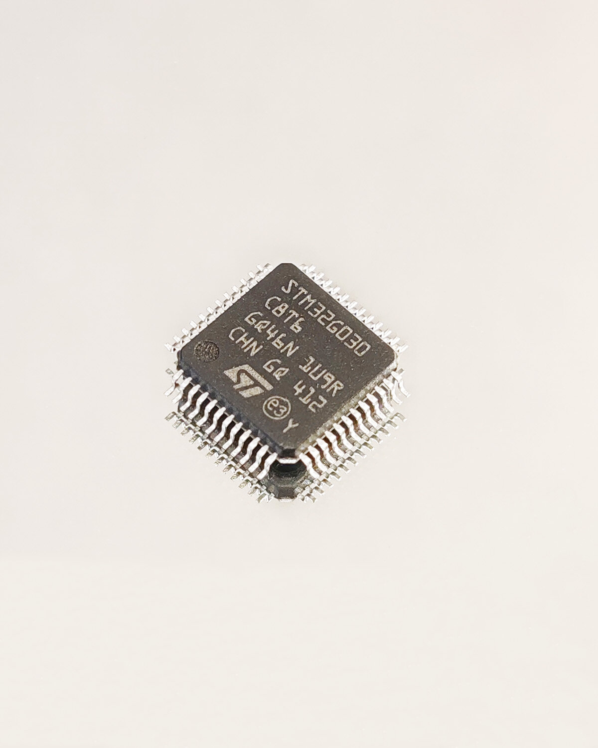 Микроконтроллер ARM Cortex-M0+ STM32G030C8T6 (корпус LQFP-48)