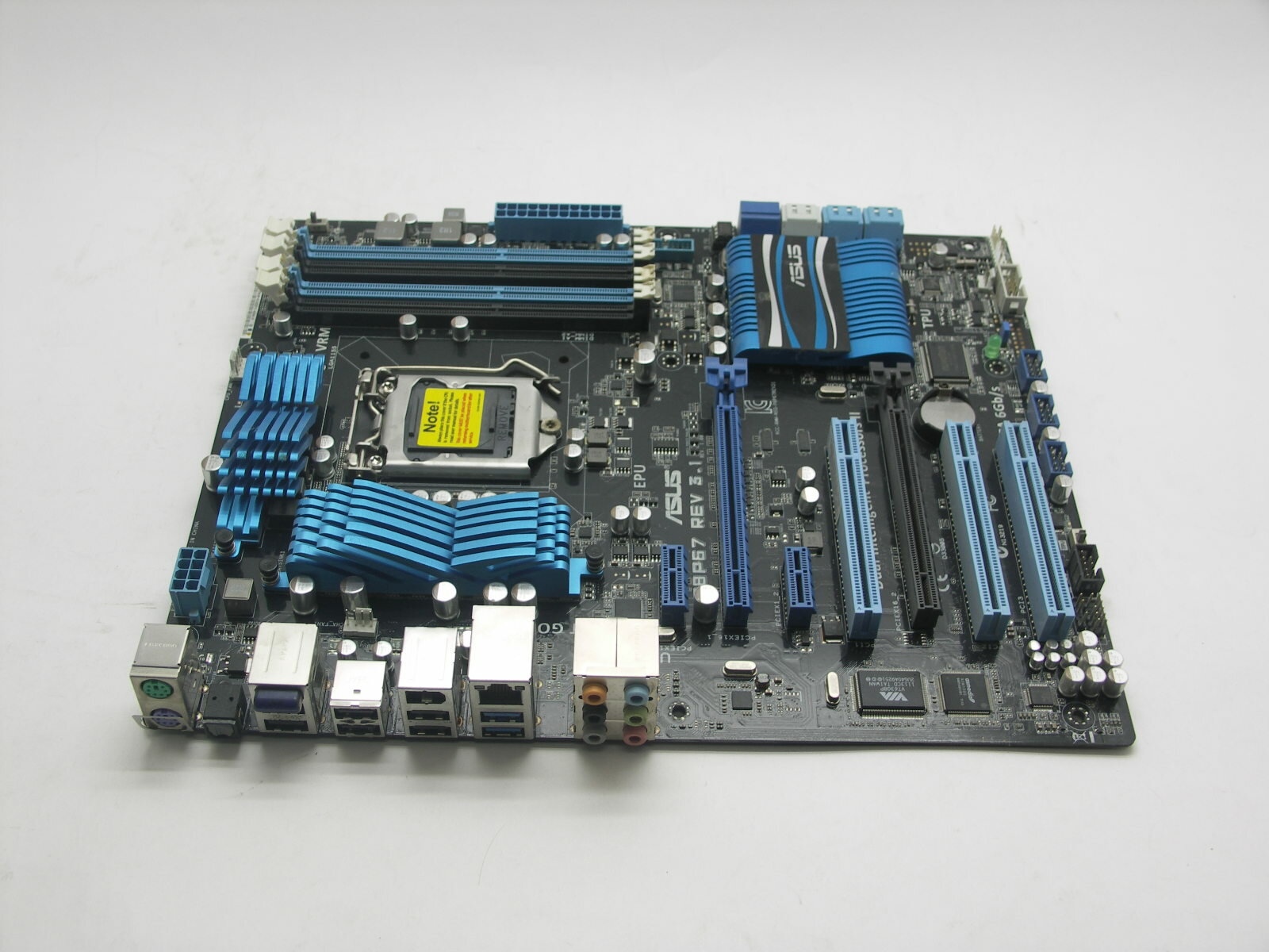 Материнская плата S-1155 ASUS P8H67 USB3.0/PCI-E/GbLAN/Sb/ATX