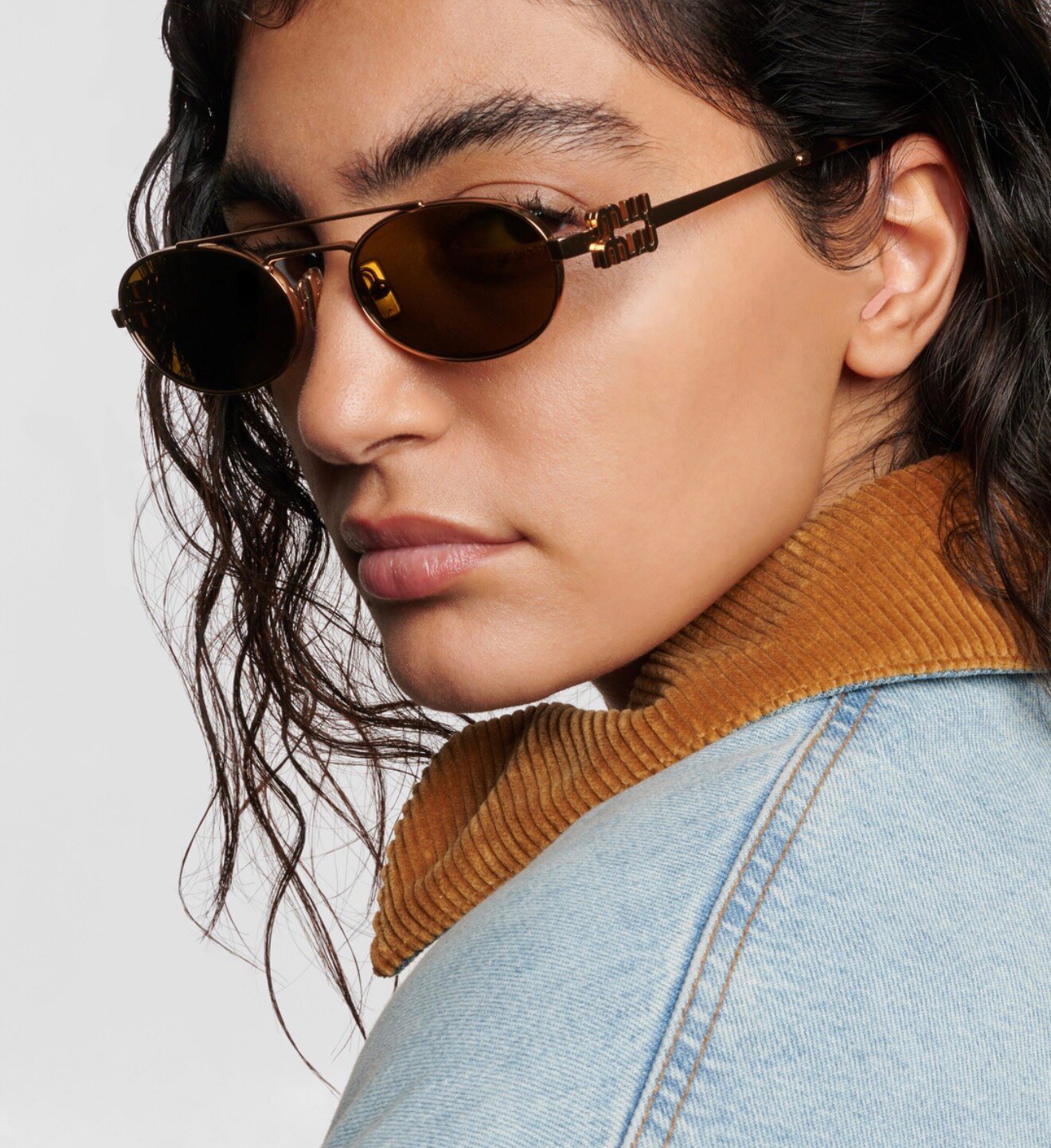 Солнцезащитные очки Miu Miu