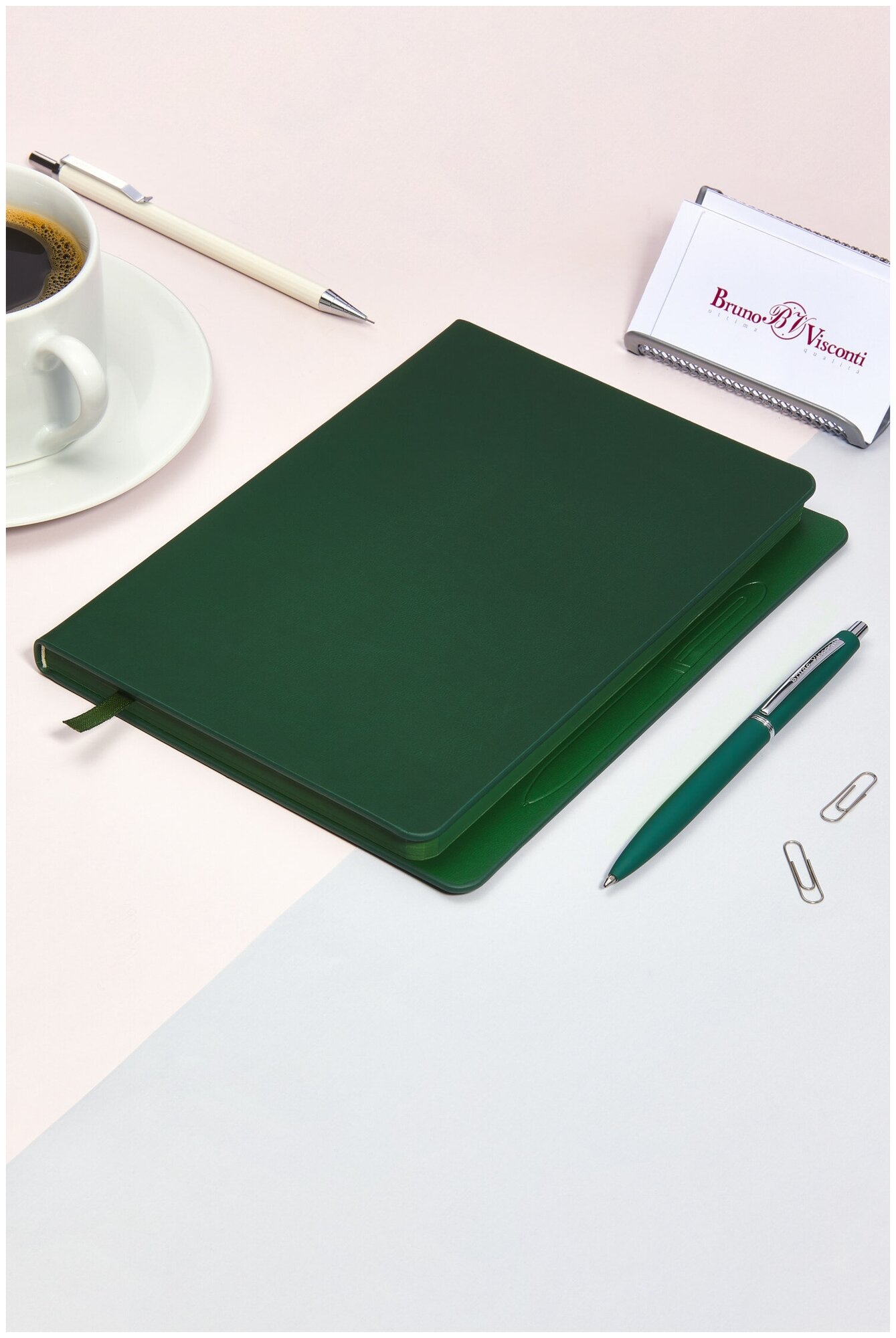 Ежедневник BrunoVisconti недатированный, А5 (156 х 207 мм), "MEGAPOLIS MAGNET" зеленый 240 стр, Арт. 3-226/04
