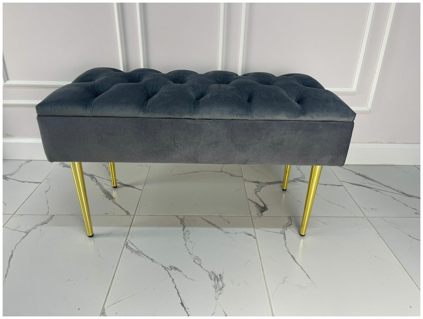 Банкетка РоззиМебель "Гиффа", велюр серый, отделение 10, опоры золото