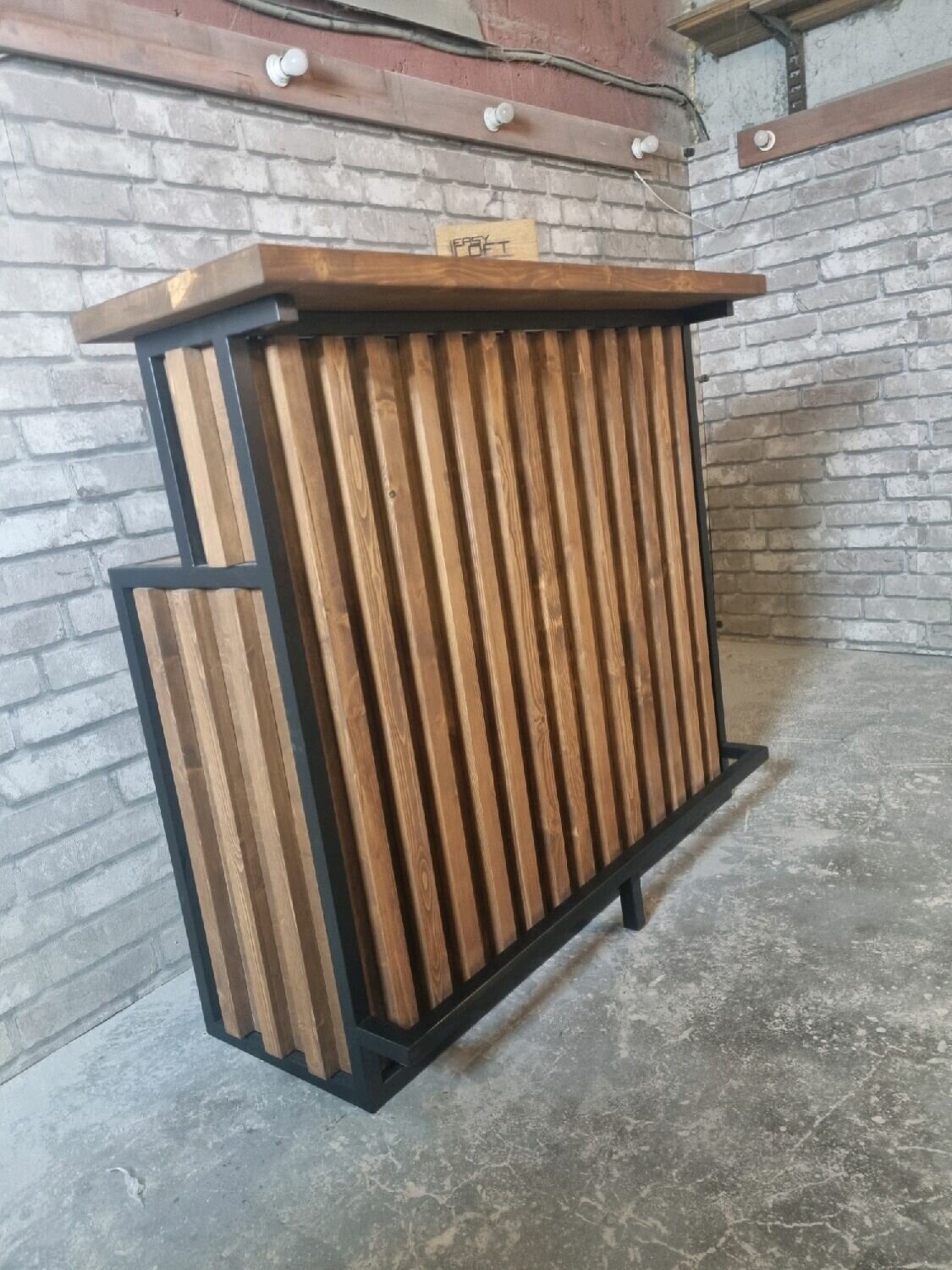Ресепшен "EasyLOFT" в стиле лофт, массив дерева и металла, 130х40х120 см.
