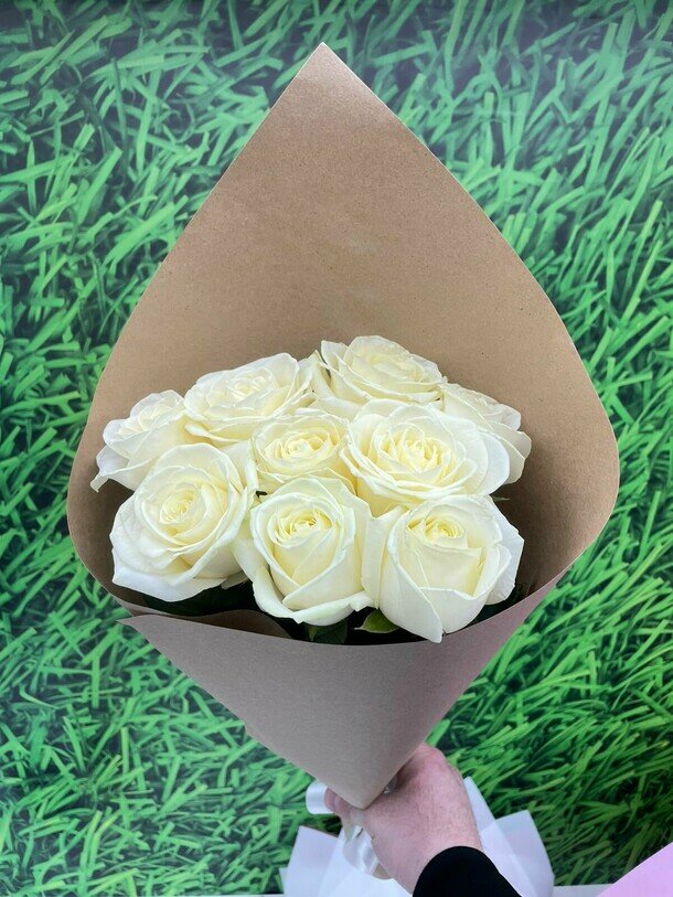 Букет Well Flowers "Красивые белые розы", 9 роз, букет свежих цветов