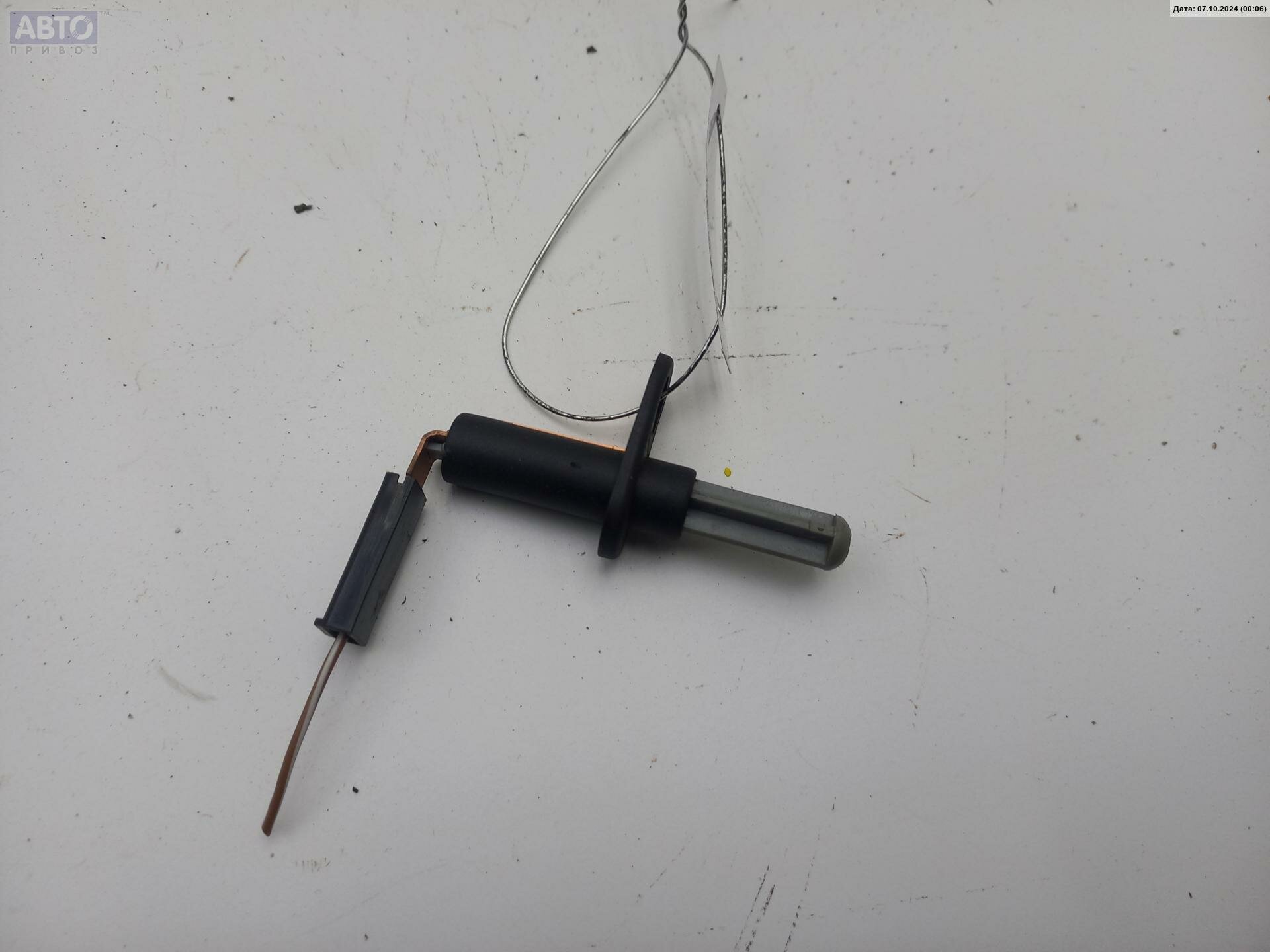 Выключатель концевой (концевик) Opel Corsa C (2000-2006)